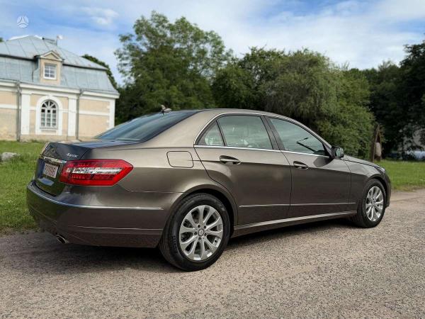 Brūns Mercedes-Benz E 350 2013 Viļņa, ar dzinēja tilpumu 3.50 L un nobraukumu 156 tūkst. km par 12900 €, foto 7 vietnē AUTOMOTO.COM.LV