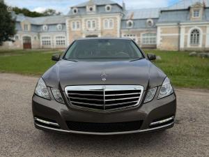 Brown Mercedes-Benz E 350 2013 in Vilnius, with an engine capacity of 3.50 L and mileage of 156 thousand km for 12900 €, photo 13 on AUTOMOTO.COM.LV