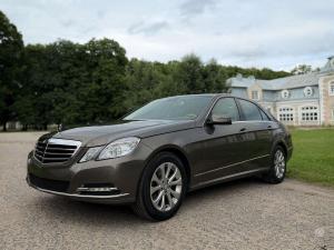 Brown Mercedes-Benz E 350 2013 in Vilnius, with an engine capacity of 3.50 L and mileage of 156 thousand km for 12900 €, photo 14 on AUTOMOTO.COM.LV
