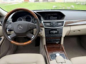 Brown Mercedes-Benz E 350 2013 in Vilnius, with an engine capacity of 3.50 L and mileage of 156 thousand km for 12900 €, photo 17 on AUTOMOTO.COM.LV