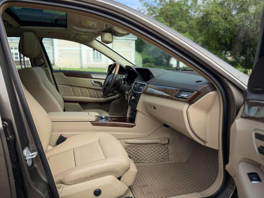 Brown Mercedes-Benz E 350 2013 in Vilnius, with an engine capacity of 3.50 L and mileage of 156 thousand km for 12900 €, photo 19 on AUTOMOTO.COM.LV