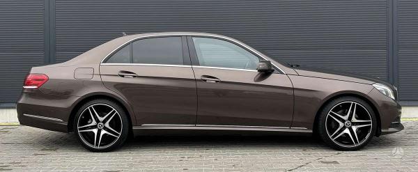 Мерседес E 350 2013 в Вильнюс на AUTOMOTO.COM.LV Коричневый Мерседес E 350 2013 в Вильнюс, объемом двигателя 2.99 л и пробегом 244 тыс. км за 10800 €, фото 9 на AUTOMOTO.COM.LV
