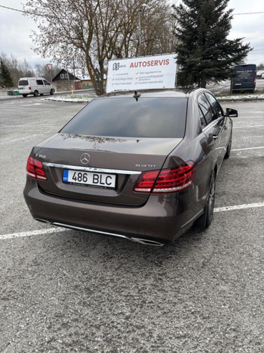 Brown Mercedes-Benz E 350 2014 in Johvi, with an engine capacity of 3.00 L and mileage of 230 thousand km for 15300 €, photo 4 on AUTOMOTO.COM.LV
