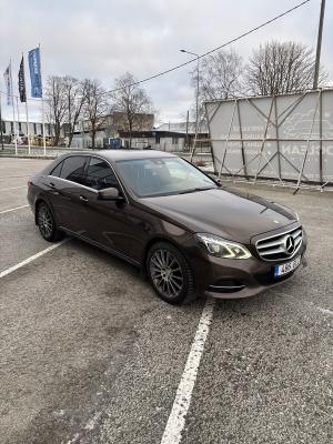 Brown Mercedes-Benz E 350 2014 in Johvi, with an engine capacity of 3.00 L and mileage of 230 thousand km for 15300 €, photo 12 on AUTOMOTO.COM.LV