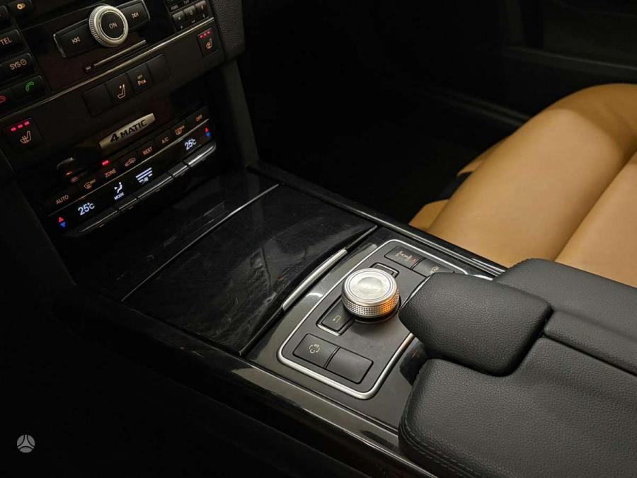 Brūns Mercedes-Benz E 350 2009 Marijampole, ar dzinēja tilpumu 2.99 L un nobraukumu 227 tūkst. km par 7850 €, foto 17 vietnē AUTOMOTO.COM.LV