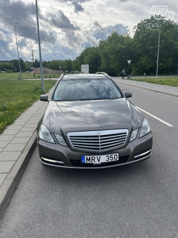 Brown Mercedes-Benz E 350 2011 in Vilnius, with an engine capacity of 3.00 L and mileage of 379 thousand km for 7300 €, photo 5 on AUTOMOTO.COM.LV