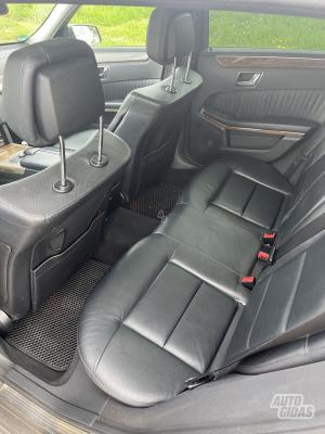 Brūns Mercedes-Benz E 350 2011 Viļņa, ar dzinēja tilpumu 3.00 L un nobraukumu 379 tūkst. km par 7250 €, foto 12 vietnē AUTOMOTO.COM.LV