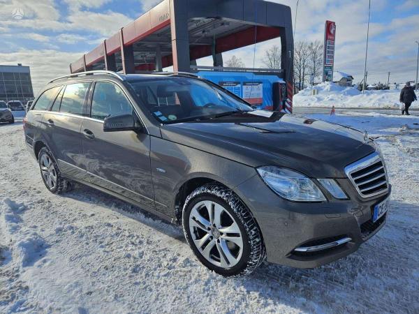 Brown Mercedes-Benz E 350 2012 in Taurage, with an engine capacity of 2.99 L and mileage of 417 thousand km for 5600 €, photo 1 on AUTOMOTO.COM.LV