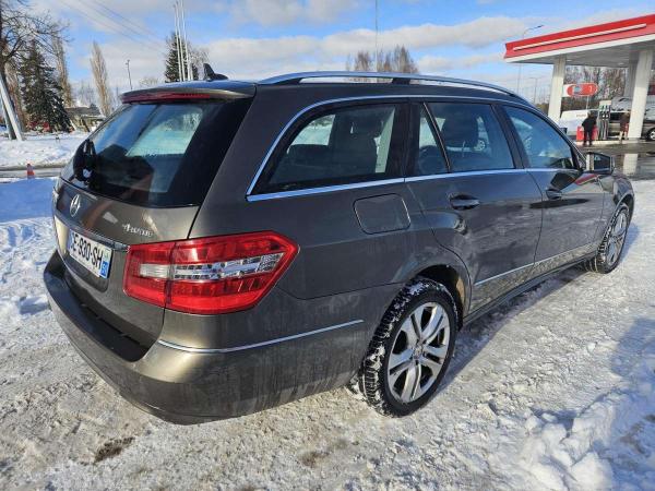 Brown Mercedes-Benz E 350 2012 in Taurage, with an engine capacity of 2.99 L and mileage of 417 thousand km for 5600 €, photo 3 on AUTOMOTO.COM.LV