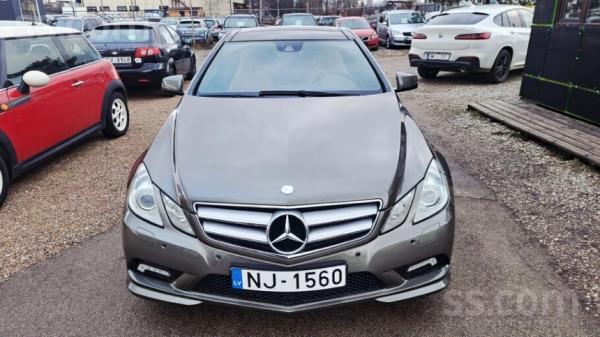 Mercedes-Benz E 350 2010 Rīga, ar dzinēja tilpumu 3.00 L un nobraukumu 405 tūkst. km par 6900 €, foto 5 vietnē AUTOMOTO.COM.LV