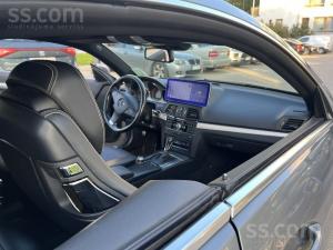Mercedes-Benz E 350 2011 in Riga, with an engine capacity of 3.00 L and mileage of 256 thousand km for 12200 €, photo 5 on AUTOMOTO.COM.LV
