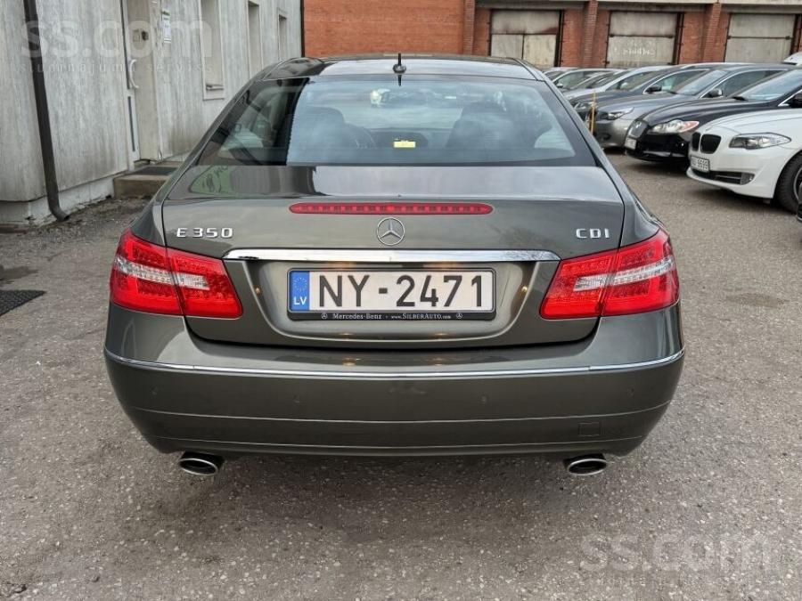 Green Mercedes-Benz E 350 2009 in Daugavpils, with an engine capacity of 3.00 L and mileage of 134 thousand km for 13500 €, photo 6 on AUTOMOTO.COM.LV