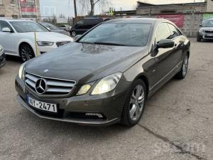 Green Mercedes-Benz E 350 2009 in Daugavpils, with an engine capacity of 3.00 L and mileage of 134 thousand km for 13500 €, photo 9 on AUTOMOTO.COM.LV