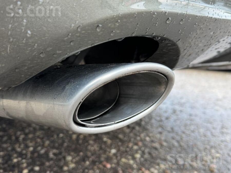Green Mercedes-Benz E 350 2009 in Daugavpils, with an engine capacity of 3.00 L and mileage of 134 thousand km for 13500 €, photo 10 on AUTOMOTO.COM.LV