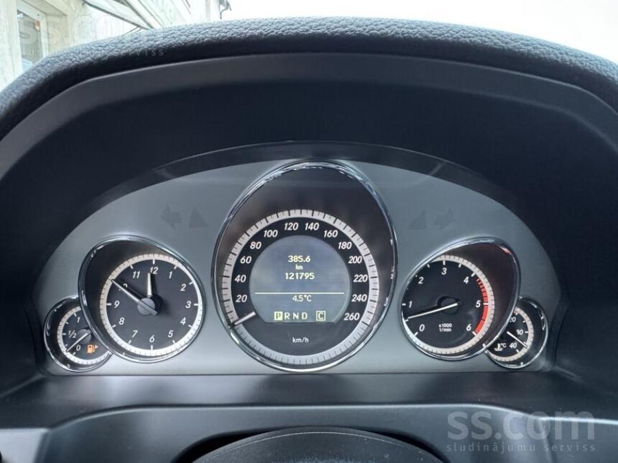 Green Mercedes-Benz E 350 2009 in Daugavpils, with an engine capacity of 3.00 L and mileage of 134 thousand km for 13500 €, photo 16 on AUTOMOTO.COM.LV