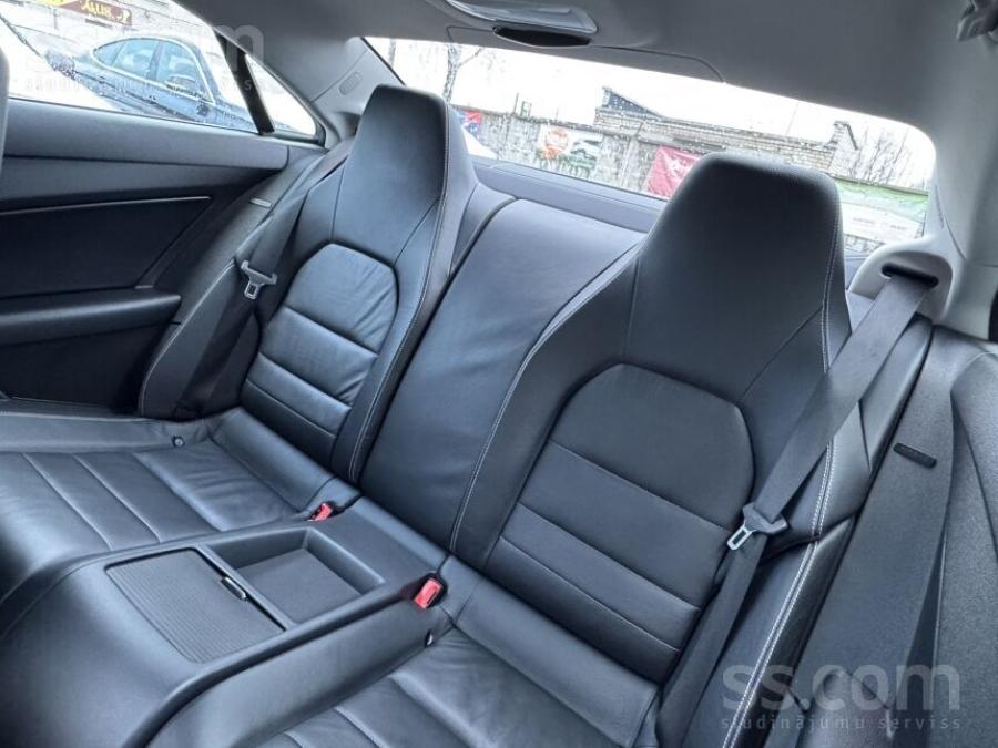 Green Mercedes-Benz E 350 2009 in Daugavpils, with an engine capacity of 3.00 L and mileage of 134 thousand km for 13500 €, photo 17 on AUTOMOTO.COM.LV