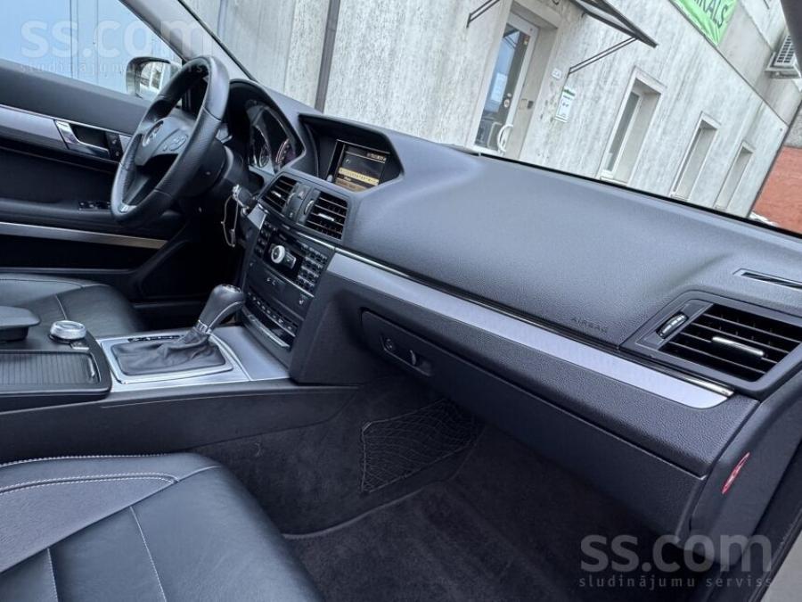 Green Mercedes-Benz E 350 2009 in Daugavpils, with an engine capacity of 3.00 L and mileage of 134 thousand km for 13500 €, photo 22 on AUTOMOTO.COM.LV