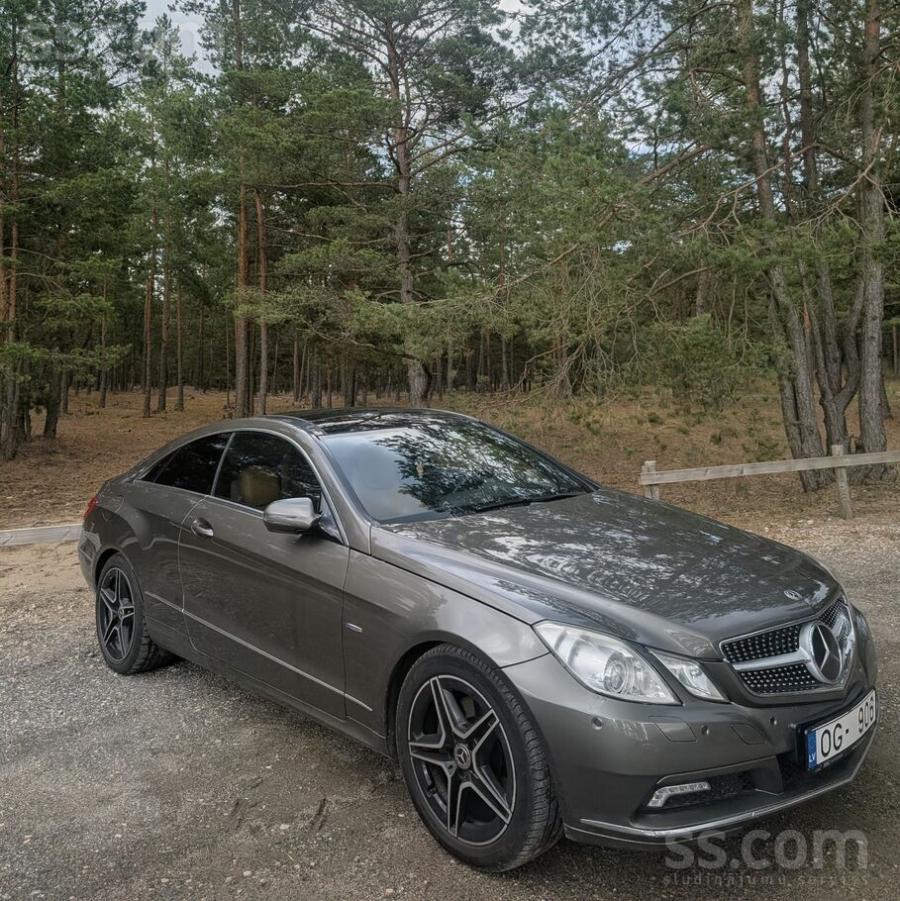 Green Mercedes-Benz E 350 2009 in Riga, with an engine capacity of 3.00 L and mileage of 363 thousand km for 9000 €, photo 1 on AUTOMOTO.COM.LV