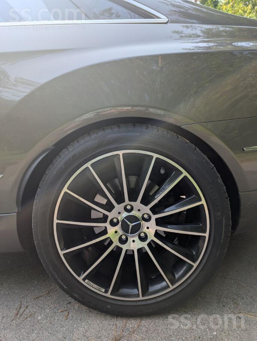 Green Mercedes-Benz E 350 2009 in Riga, with an engine capacity of 3.00 L and mileage of 363 thousand km for 9000 €, photo 13 on AUTOMOTO.COM.LV