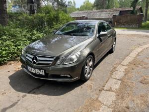 Green Mercedes-Benz E 350 2009 in Daugavpils, with an engine capacity of 3.00 L and mileage of 139 thousand km for 11000 €, photo 4 on AUTOMOTO.COM.LV