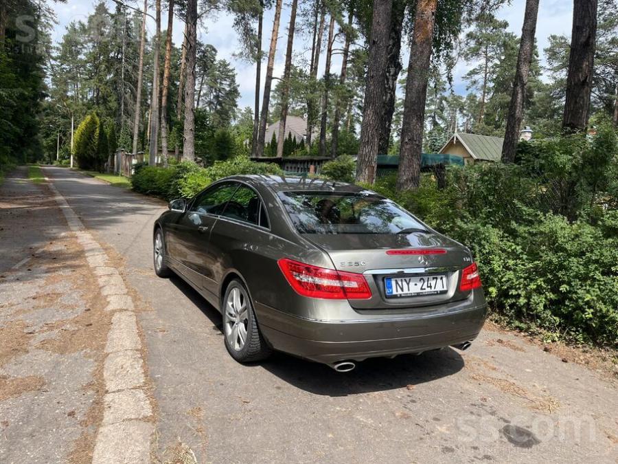 Green Mercedes-Benz E 350 2009 in Daugavpils, with an engine capacity of 3.00 L and mileage of 139 thousand km for 11000 €, photo 6 on AUTOMOTO.COM.LV