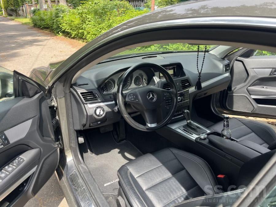 Green Mercedes-Benz E 350 2009 in Daugavpils, with an engine capacity of 3.00 L and mileage of 139 thousand km for 11000 €, photo 7 on AUTOMOTO.COM.LV
