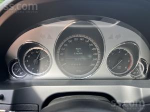 Green Mercedes-Benz E 350 2009 in Daugavpils, with an engine capacity of 3.00 L and mileage of 139 thousand km for 11000 €, photo 8 on AUTOMOTO.COM.LV