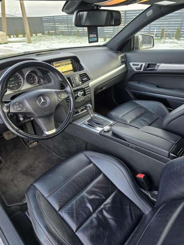 Zaļš Mercedes-Benz E 350 2010 Viļņa, ar dzinēja tilpumu 3.00 L un nobraukumu 399 tūkst. km par 8500 €, foto 10 vietnē AUTOMOTO.COM.LV