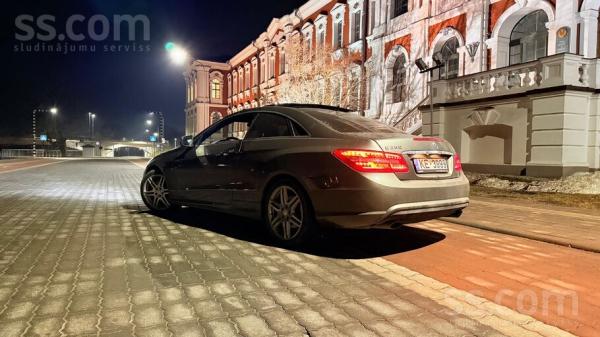 Green Mercedes-Benz E 350 2010 in Jelgava, with an engine capacity of 3.00 L and mileage of 409 thousand km for 6500 €, photo 1 on AUTOMOTO.COM.LV