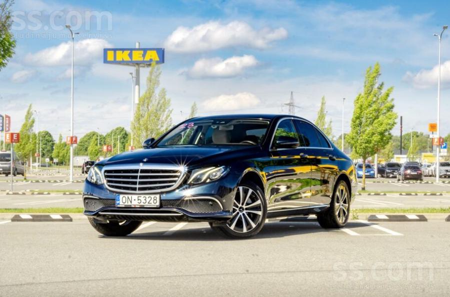 Green Mercedes-Benz E 350 2016 in Riga, with an engine capacity of 2.00 L and mileage of 156 thousand km for 20990 €, photo 1 on AUTOMOTO.COM.LV