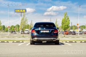 Green Mercedes-Benz E 350 2016 in Riga, with an engine capacity of 2.00 L and mileage of 156 thousand km for 20990 €, photo 8 on AUTOMOTO.COM.LV
