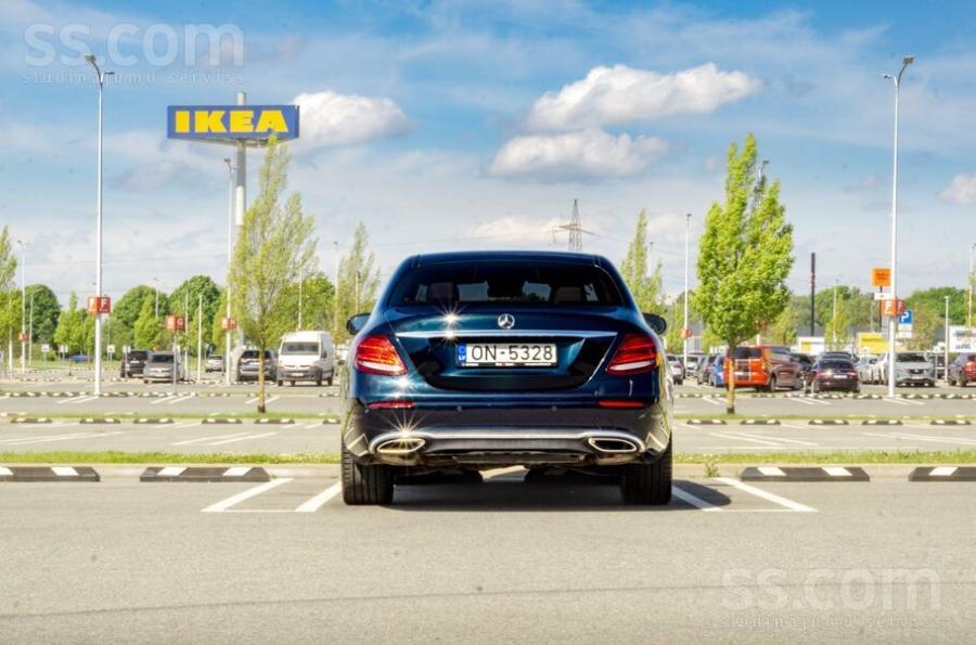 Green Mercedes-Benz E 350 2016 in Riga, with an engine capacity of 2.00 L and mileage of 156 thousand km for 20990 €, photo 8 on AUTOMOTO.COM.LV