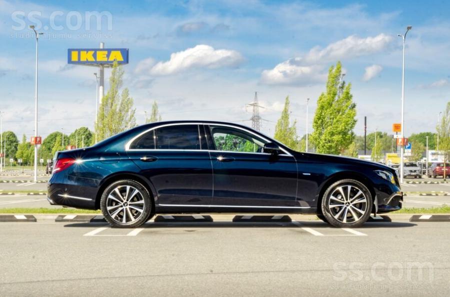 Green Mercedes-Benz E 350 2016 in Riga, with an engine capacity of 2.00 L and mileage of 156 thousand km for 20990 €, photo 10 on AUTOMOTO.COM.LV