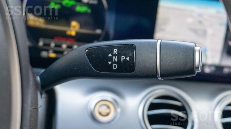 Green Mercedes-Benz E 350 2016 in Riga, with an engine capacity of 2.00 L and mileage of 156 thousand km for 20990 €, photo 22 on AUTOMOTO.COM.LV