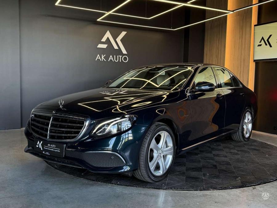 Green Mercedes-Benz E 350 2018 in Kaunas, with an engine capacity of 1.99 L and mileage of 146 thousand km for 19990 €, photo 7 on AUTOMOTO.COM.LV