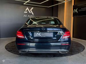 Green Mercedes-Benz E 350 2018 in Kaunas, with an engine capacity of 1.99 L and mileage of 146 thousand km for 19990 €, photo 11 on AUTOMOTO.COM.LV