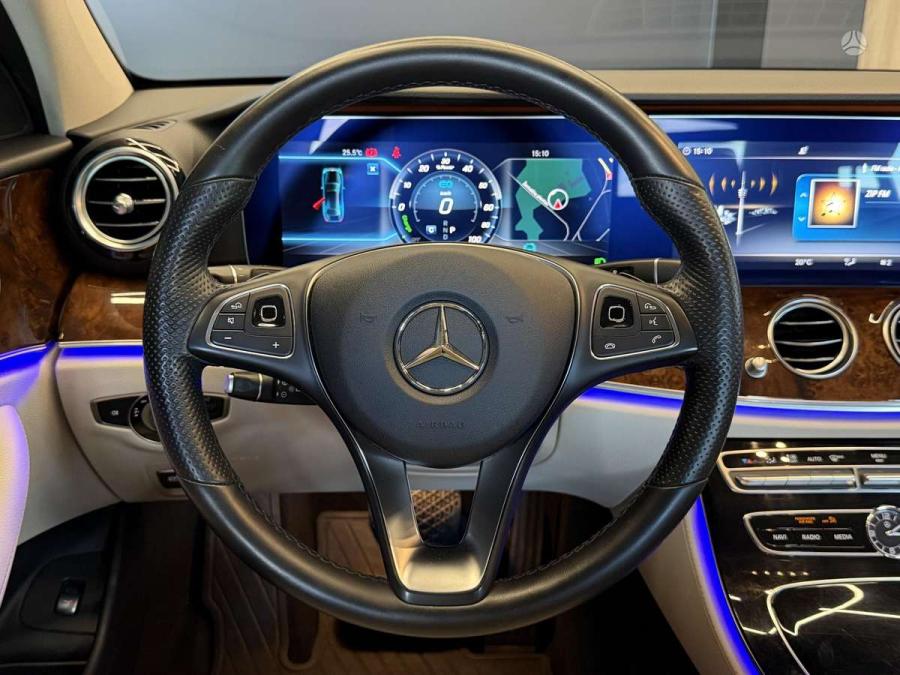 Green Mercedes-Benz E 350 2018 in Kaunas, with an engine capacity of 1.99 L and mileage of 146 thousand km for 19990 €, photo 15 on AUTOMOTO.COM.LV