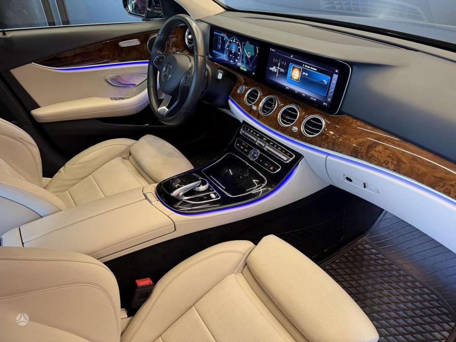 Green Mercedes-Benz E 350 2018 in Kaunas, with an engine capacity of 1.99 L and mileage of 146 thousand km for 19990 €, photo 18 on AUTOMOTO.COM.LV