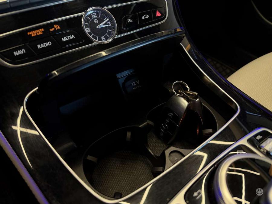Green Mercedes-Benz E 350 2018 in Kaunas, with an engine capacity of 1.99 L and mileage of 146 thousand km for 19990 €, photo 22 on AUTOMOTO.COM.LV