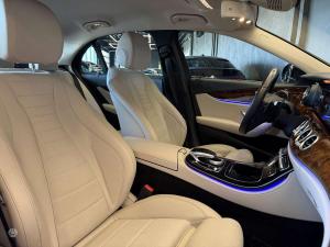 Green Mercedes-Benz E 350 2018 in Kaunas, with an engine capacity of 1.99 L and mileage of 146 thousand km for 19990 €, photo 28 on AUTOMOTO.COM.LV