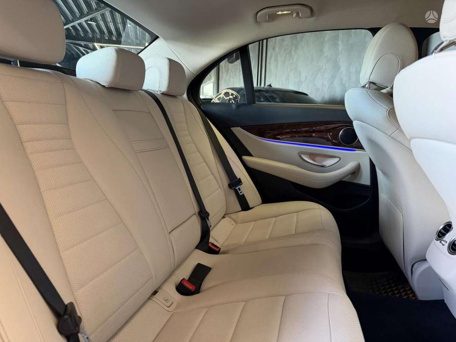 Green Mercedes-Benz E 350 2018 in Kaunas, with an engine capacity of 1.99 L and mileage of 146 thousand km for 19990 €, photo 29 on AUTOMOTO.COM.LV