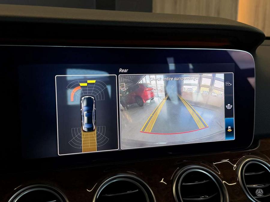 Green Mercedes-Benz E 350 2018 in Kaunas, with an engine capacity of 1.99 L and mileage of 146 thousand km for 19990 €, photo 37 on AUTOMOTO.COM.LV