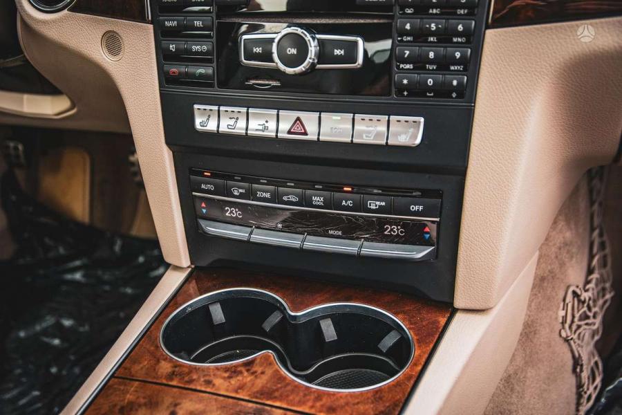 Grey Mercedes-Benz E 350 2014 in Kaunas, with an engine capacity of 3.50 L and mileage of 191 thousand km for 14200 €, photo 12 on AUTOMOTO.COM.LV