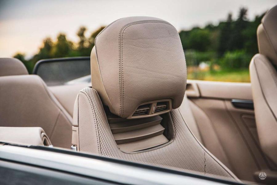Grey Mercedes-Benz E 350 2014 in Kaunas, with an engine capacity of 3.50 L and mileage of 191 thousand km for 14200 €, photo 15 on AUTOMOTO.COM.LV