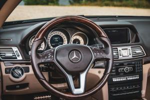 Grey Mercedes-Benz E 350 2014 in Kaunas, with an engine capacity of 3.50 L and mileage of 191 thousand km for 14200 €, photo 17 on AUTOMOTO.COM.LV