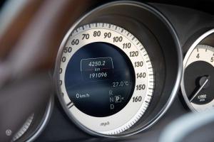 Grey Mercedes-Benz E 350 2014 in Kaunas, with an engine capacity of 3.50 L and mileage of 191 thousand km for 14200 €, photo 18 on AUTOMOTO.COM.LV