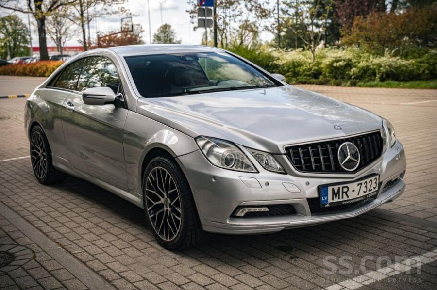 Grey Mercedes-Benz E 350 2009 in Riga, with an engine capacity of 3.50 L and mileage of 228 thousand km for 5990 €, photo 3 on AUTOMOTO.COM.LV