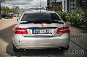 Grey Mercedes-Benz E 350 2009 in Riga, with an engine capacity of 3.50 L and mileage of 228 thousand km for 5990 €, photo 5 on AUTOMOTO.COM.LV