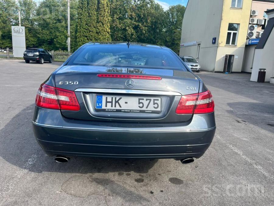 Pelēks Mercedes-Benz E 350 2009 Rīga, ar dzinēja tilpumu 3.00 L un nobraukumu 372 tūkst. km par 9000 €, foto 6 vietnē AUTOMOTO.COM.LV
