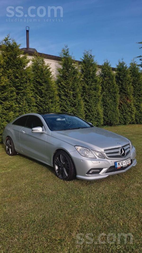 Серый Мерседес E 350 2009 в Цесис, объемом двигателя 3.00 л и пробегом 252 тыс. км за 9250 €, фото 4 на AUTOMOTO.COM.LV